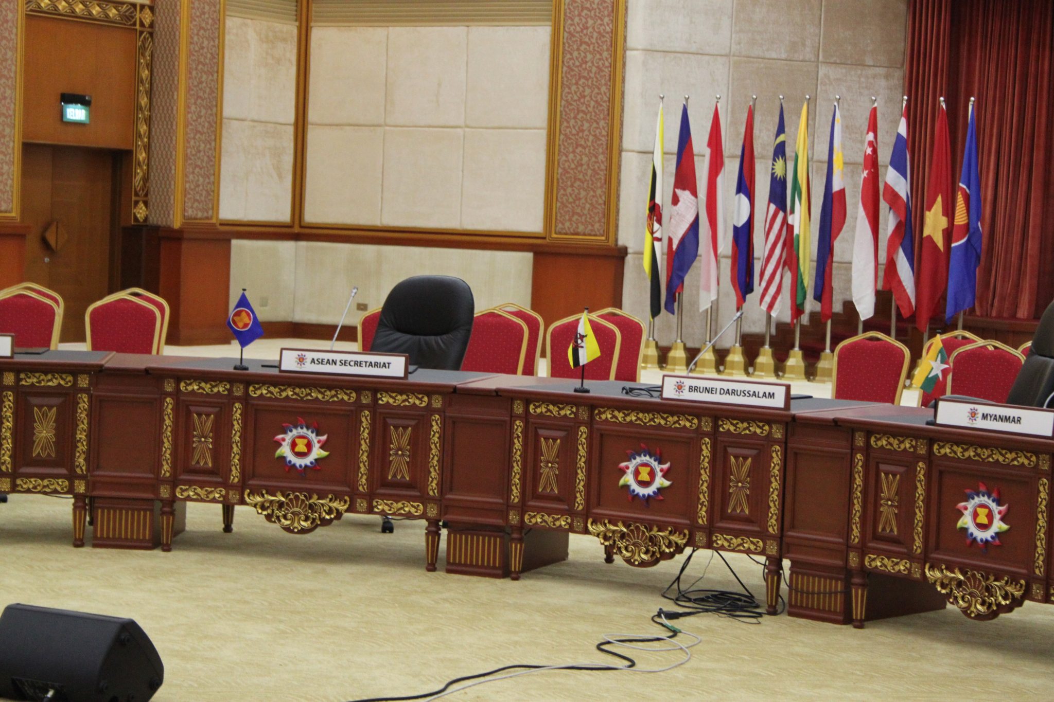 ASEAN Summit (Tables and Chairs) - GR Technic